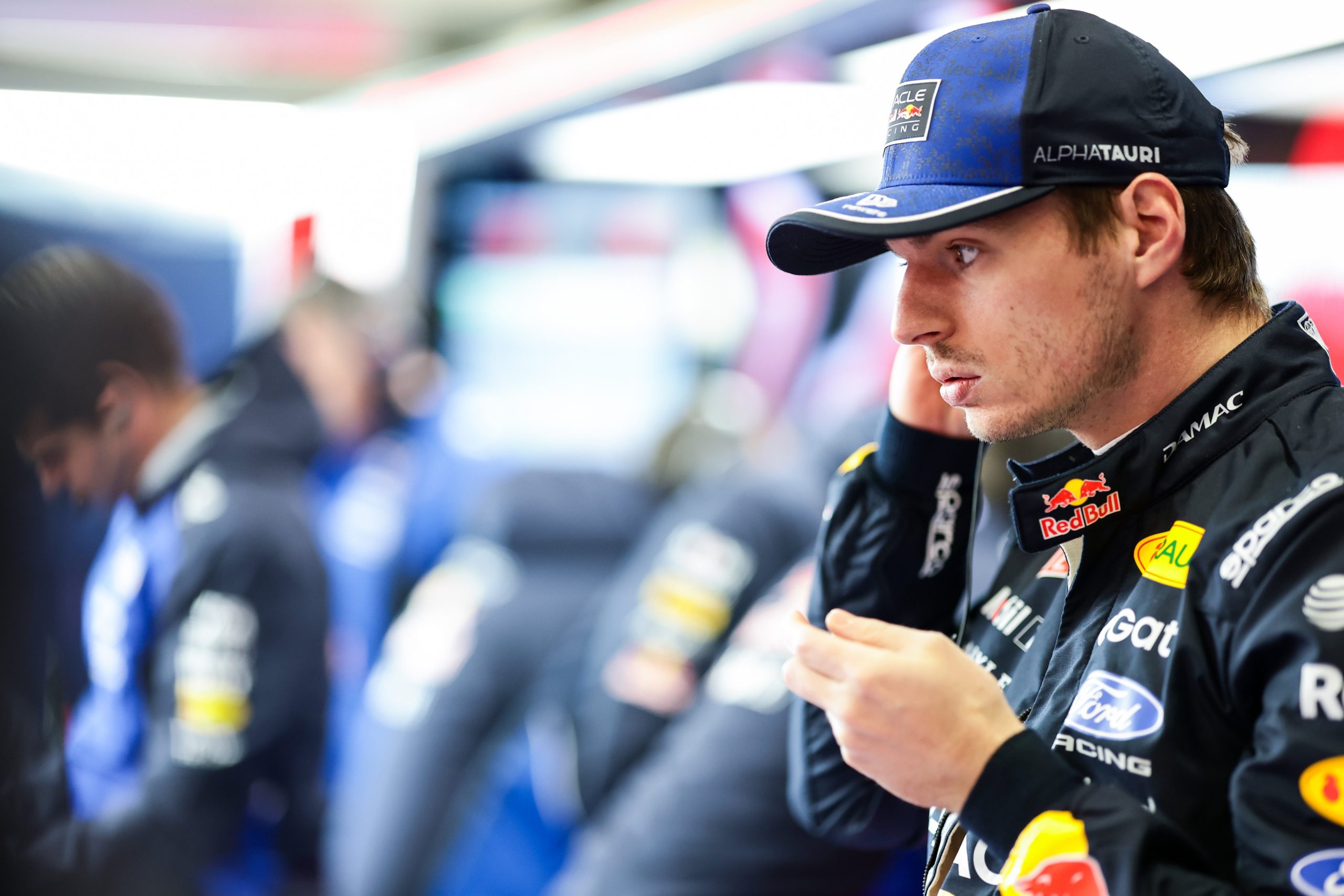 O futuro de Max Verstappen está em jogo: irá ele juntar-se à Mercedes ...