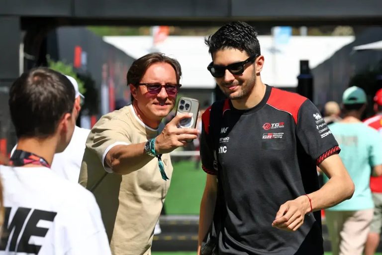 Ferrari pressão Haas: Esteban Ocon em risco de saída