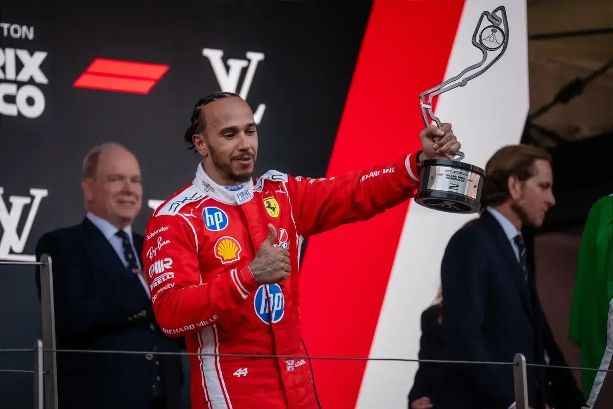 Lewis Hamilton iguala Ayrton Senna e faz história na Fórmula 1 em Mónaco