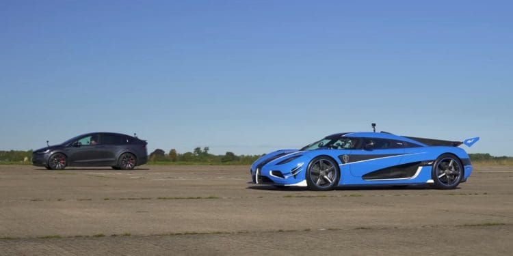 Video: Koenigsegg Agera RST faces Tesla Model X Plaid in a special ...
