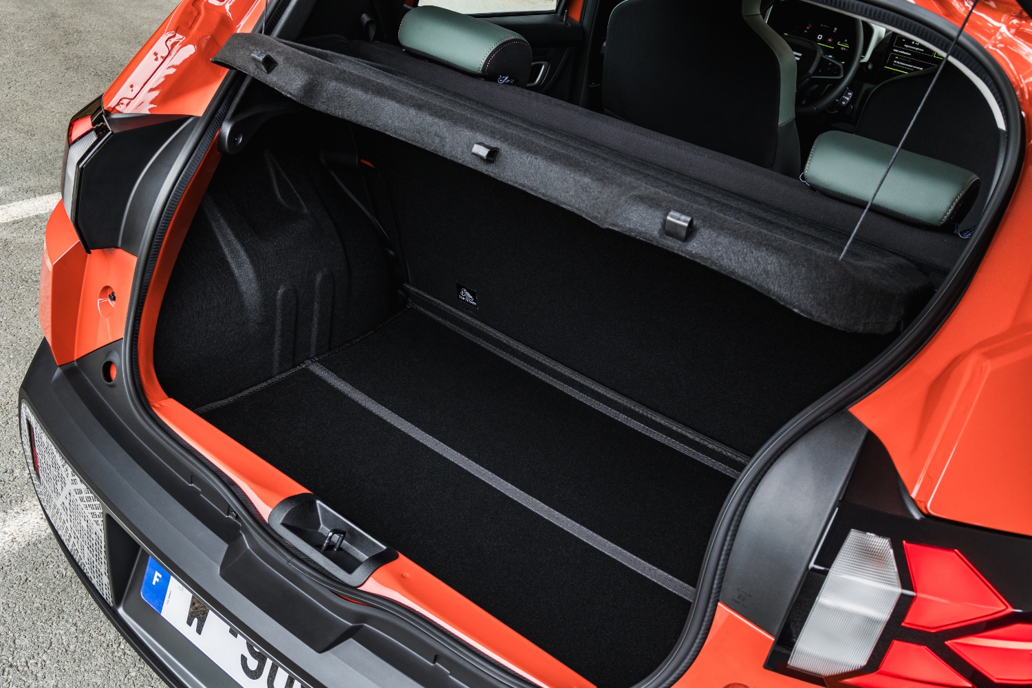 Conheça o interior do renovado Dacia Spring - AutoGear