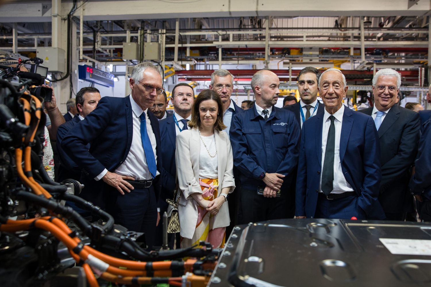 Stellantis arranca com a produção de veículos 100% elétricos em ...