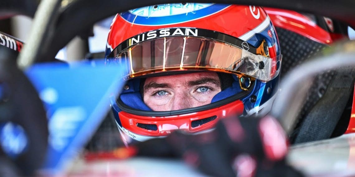 Rowland pego de surpresa pela velocidade da Nissan após problema ... Rowland pego de surpresa pela velocidade da Nissan após problema ...