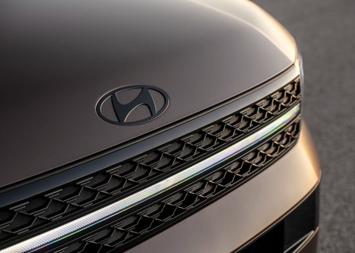 Bugatti Chiron Headlights: The $164,000 Replacement That Costs as Much ...