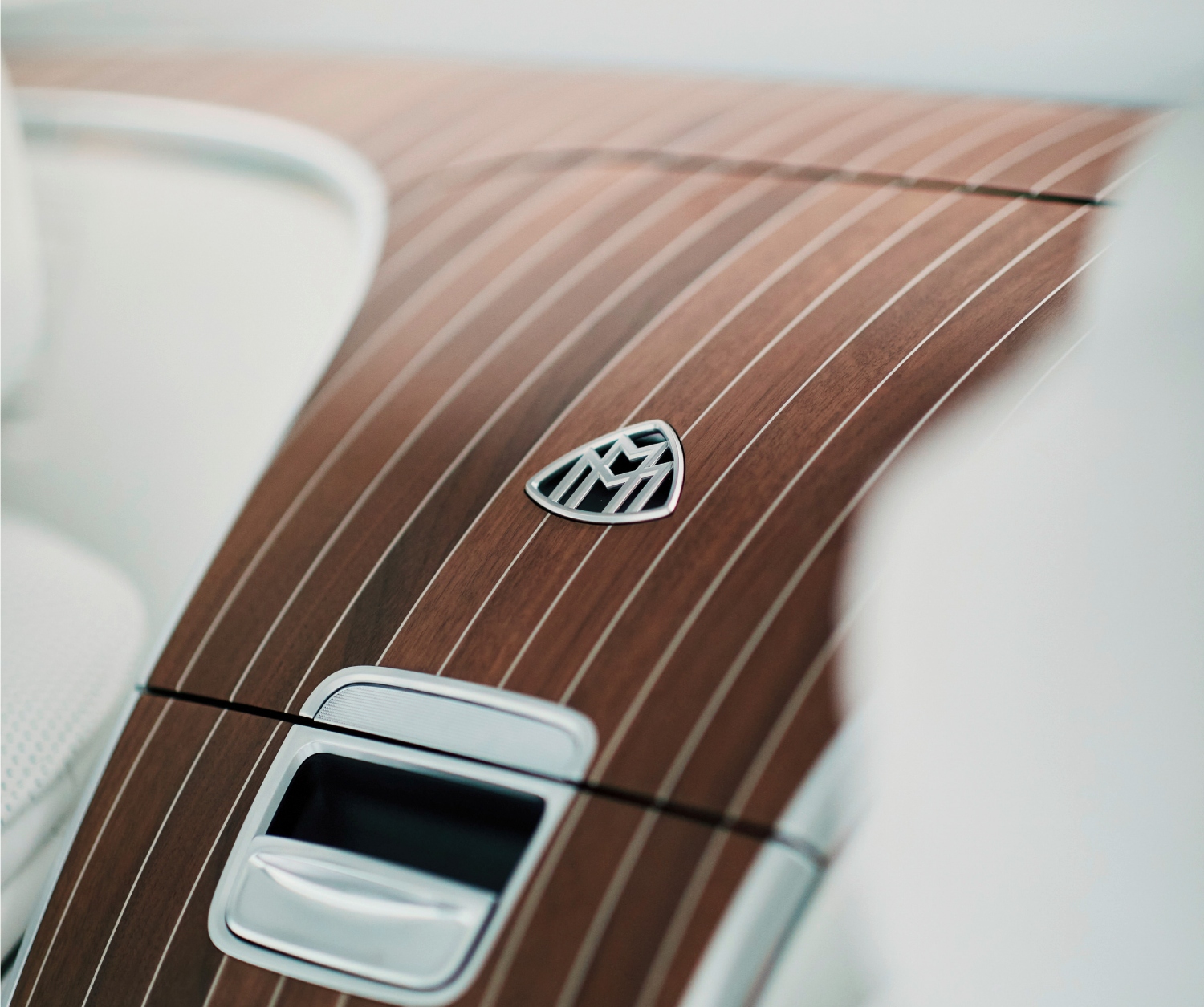 Maybach S680 is a luxury sedan inspired by a sailboat.