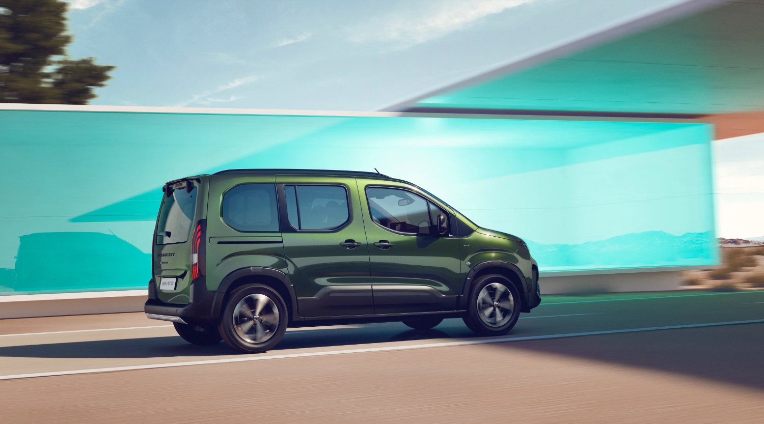 Peugeot E-Rifter renovado: mais autonomia e equipamento - AutoGear