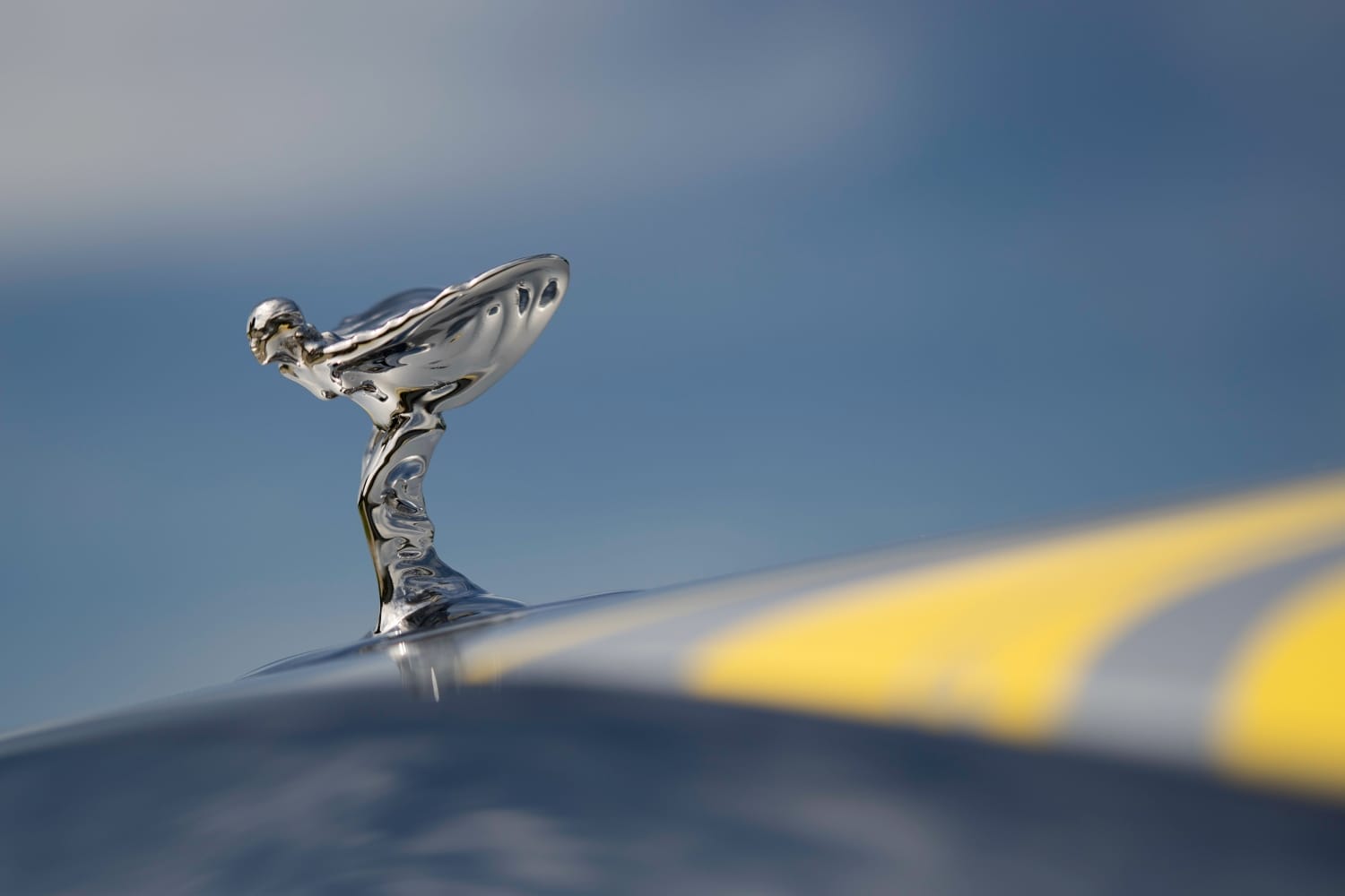 Spectre Semaphore Yellow: exclusiva obra de arte inspirada na ...