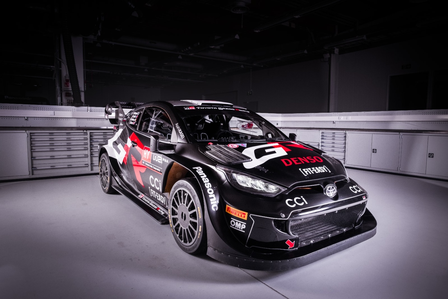 Toyota muda de cores no WEC e no WRC - AutoGear